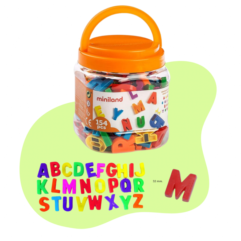 Bote con 154 letras magnéticas – Un mundo para educar